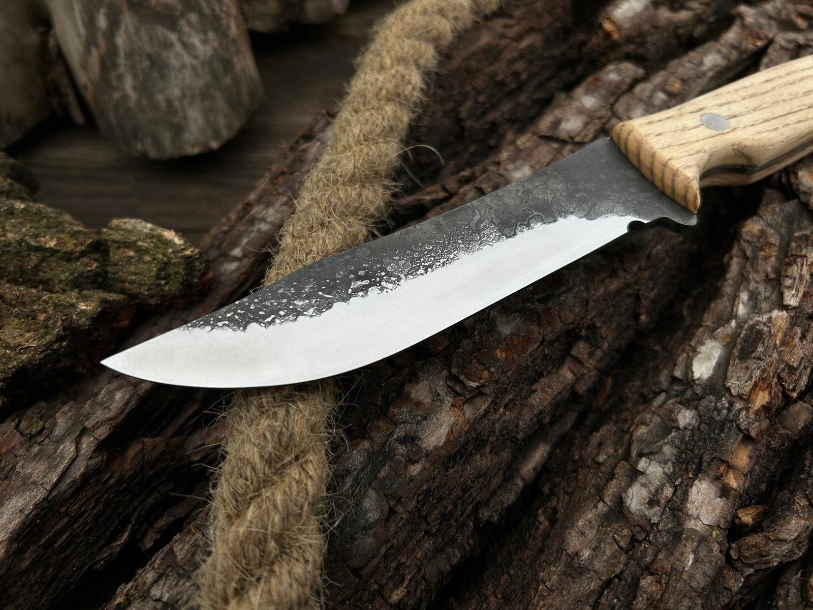 Hand-Forged Bushcraft Knife, 12 cm (4.72 inches) - Sharky Forged Steel Tools
