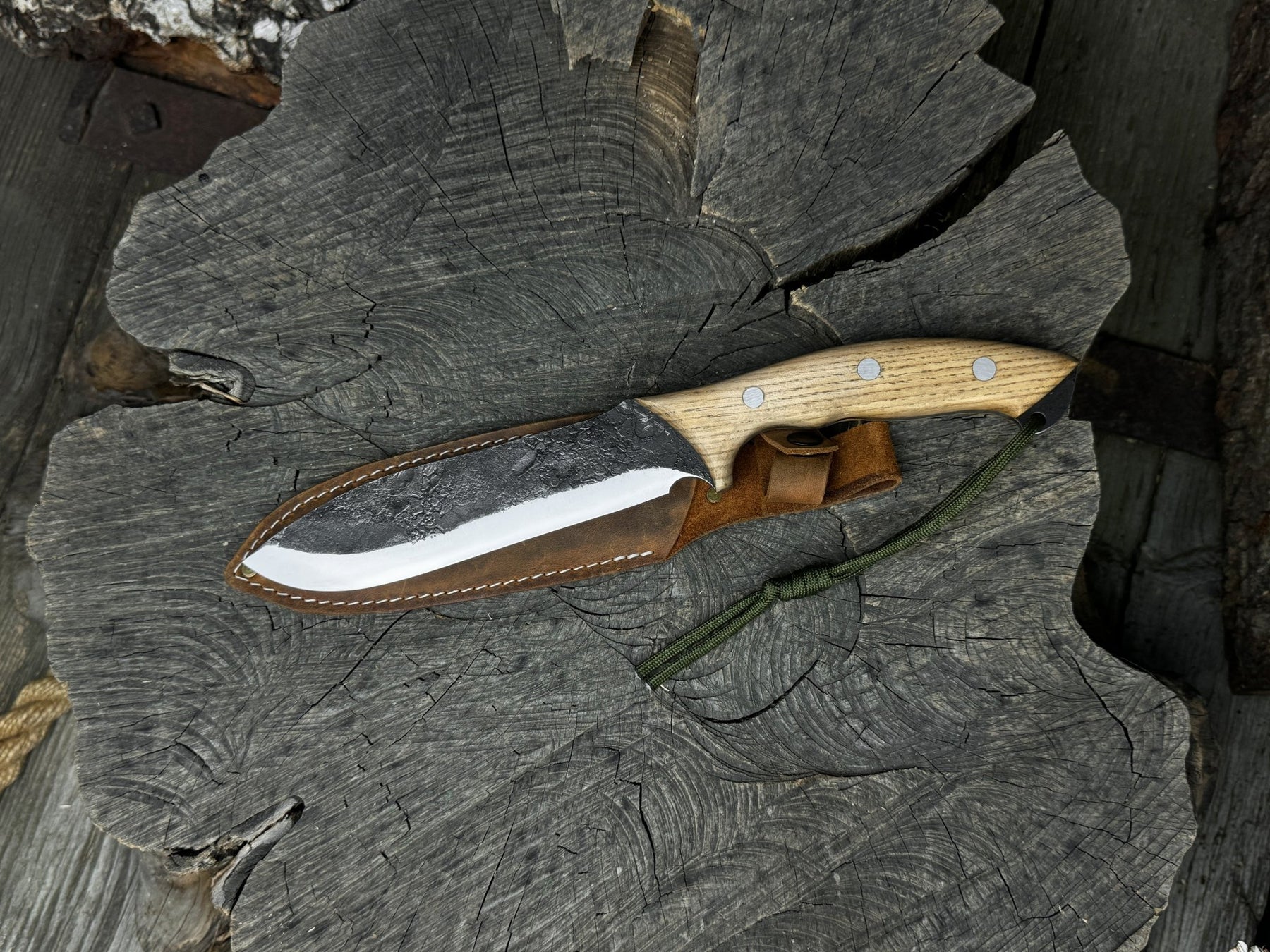 Hand-Forged Bushcraft Knife, 15.5 cm (6.1 inches) - Sharky Forged Steel Tools