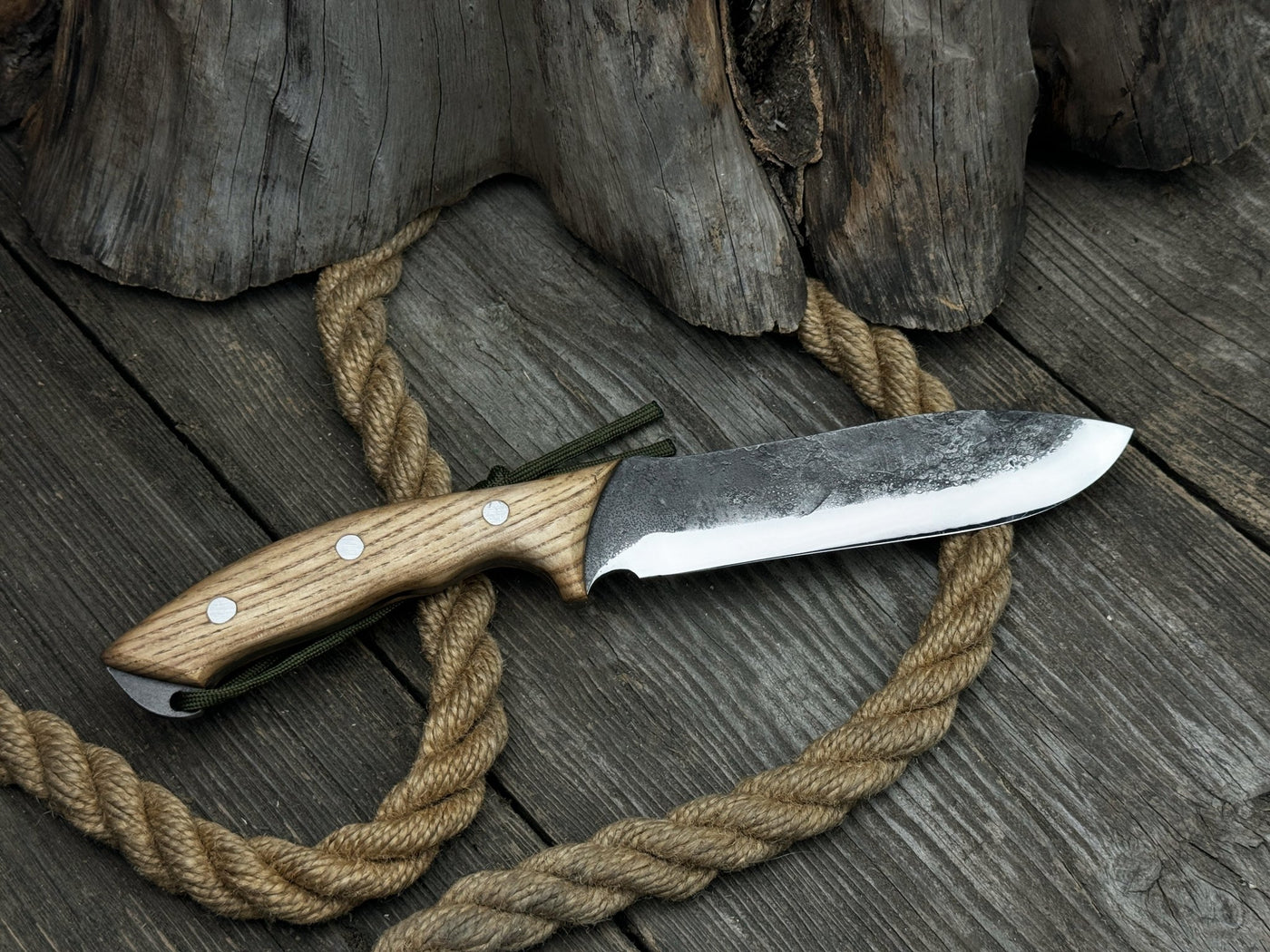 Hand-Forged Bushcraft Knife, 15.5 cm (6.1 inches) - Sharky Forged Steel Tools