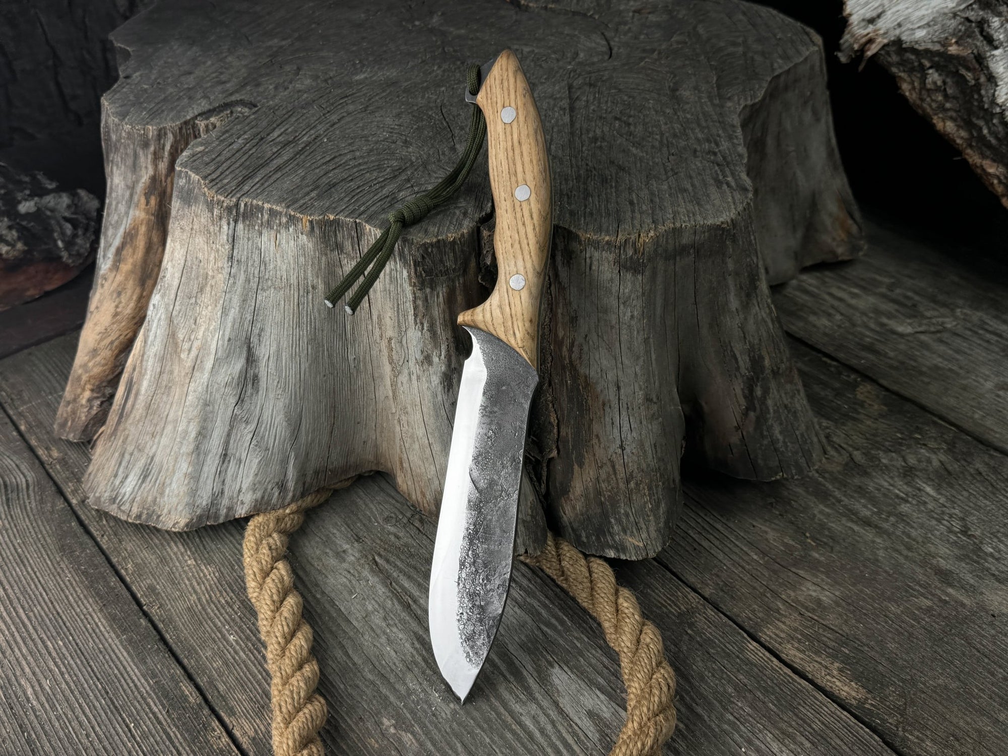 Hand-Forged Bushcraft Knife, 15.5 cm (6.1 inches) - Sharky Forged Steel Tools